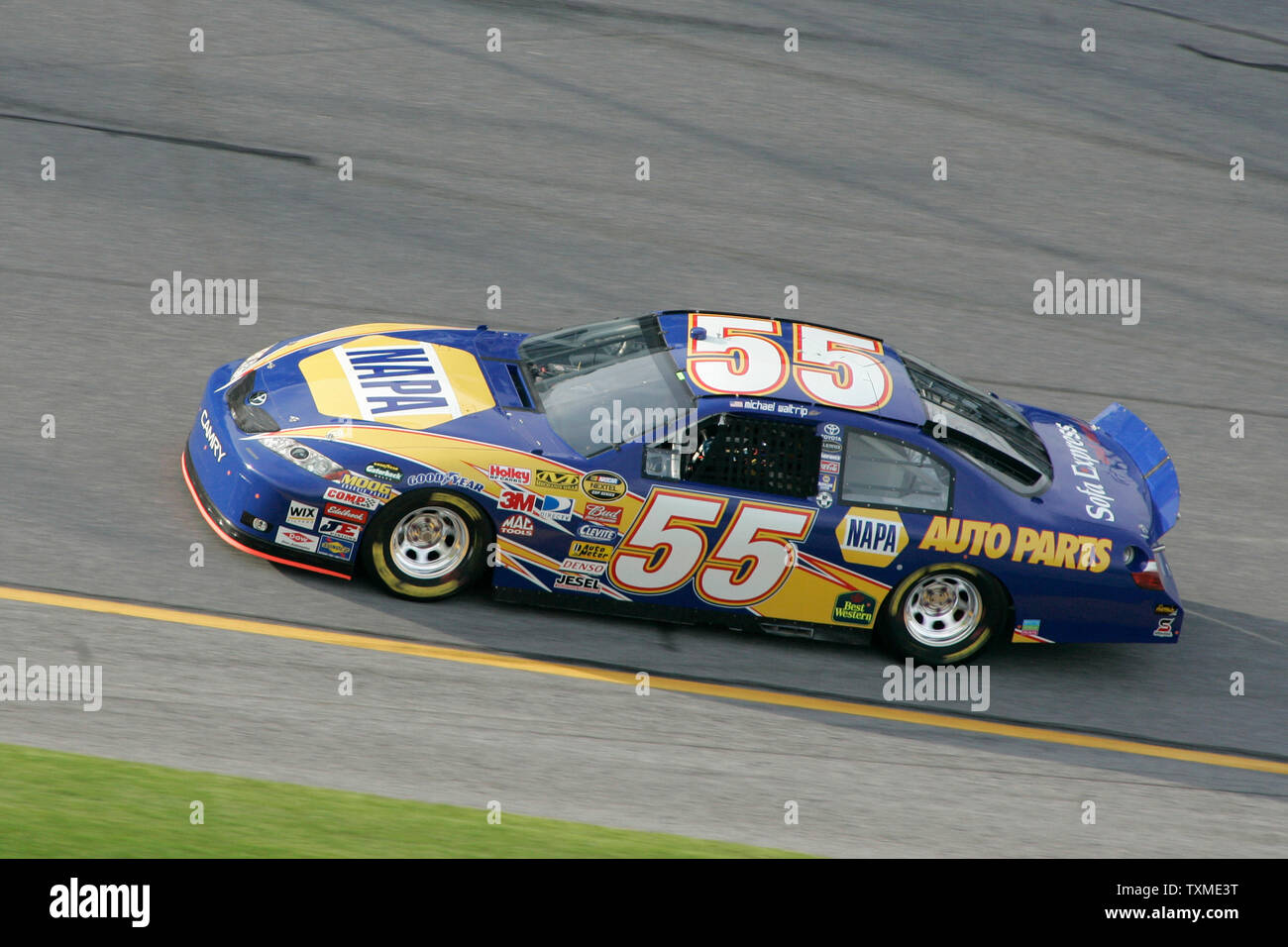 Michael Waltrip runs his qualifying laps for the Daytona 500 at Daytona ...