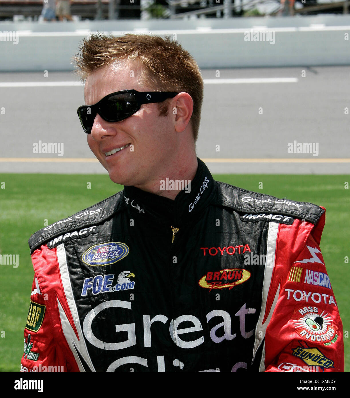 Jason Leffler waits on pit row prior to qualifying first for NASCAR ...