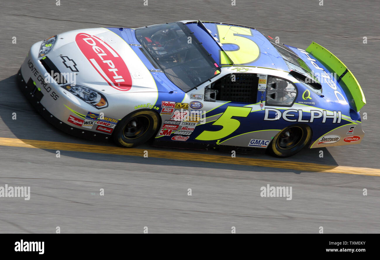 Kyle Busch runs through turn four on the way to winning the NASCAR ...