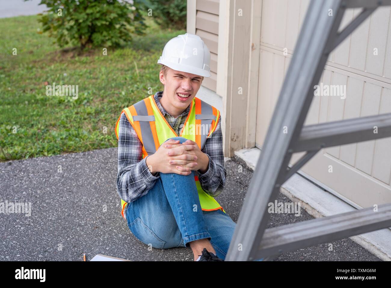 Fallen ladder hi-res stock photography and images - Alamy