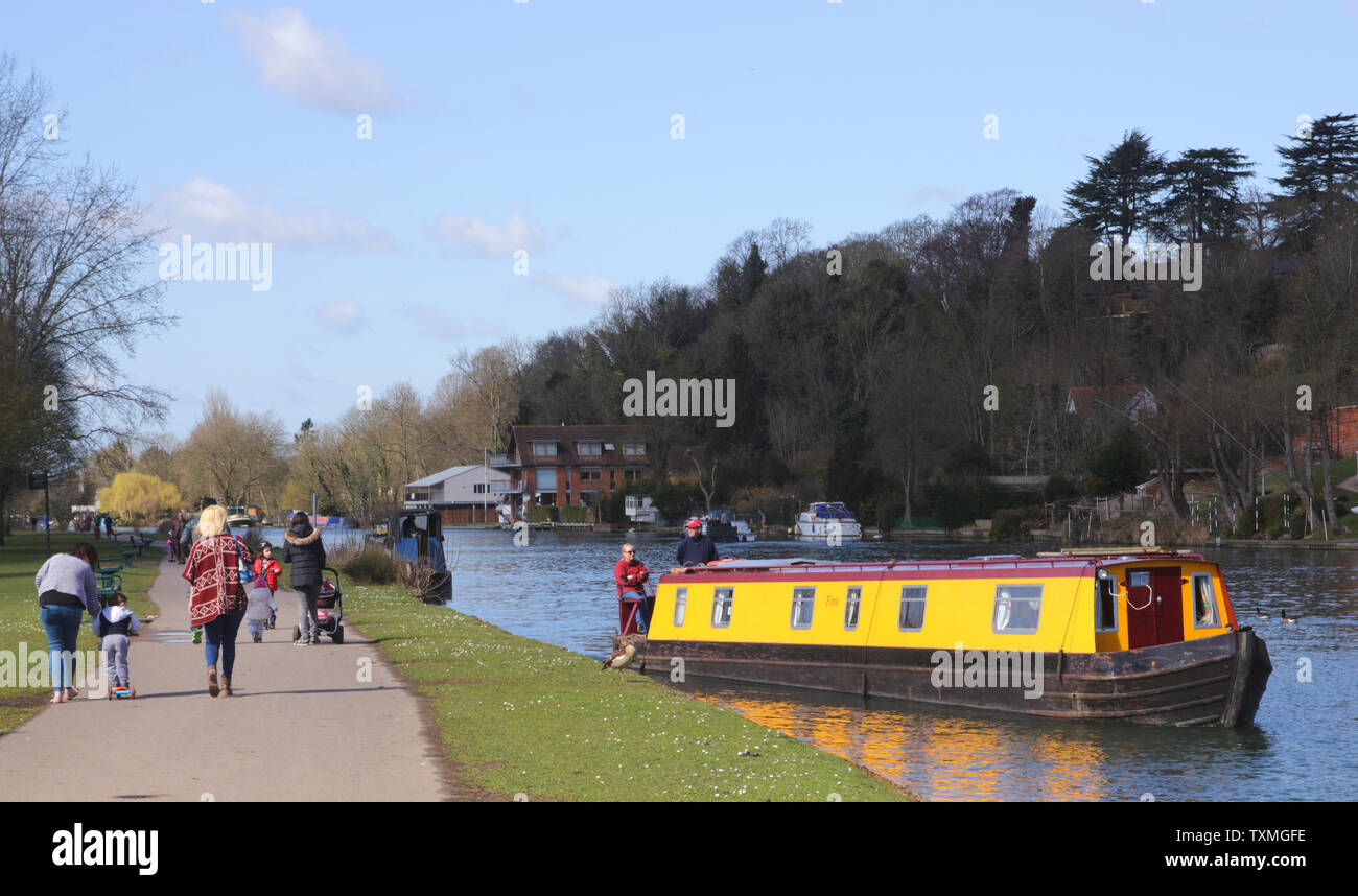Rivermead reading hi-res stock photography and images - Alamy