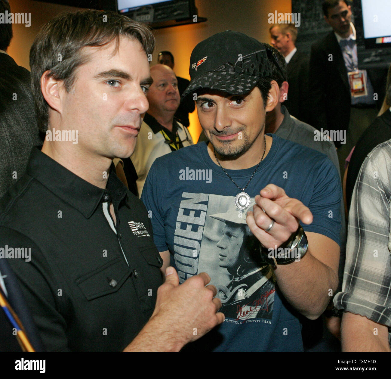 Country music singer Brad Paisley (R) and Jeff Gordon attend the ...