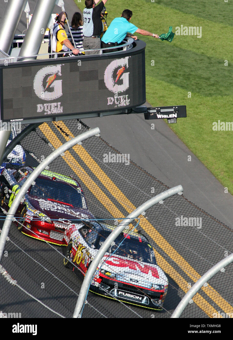Greg Biffle (16) takes the green flag to start the NASCAR Gatorade Duel ...
