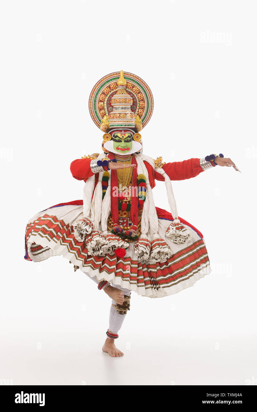 Kathakali dance hi-res stock photography and images - Alamy