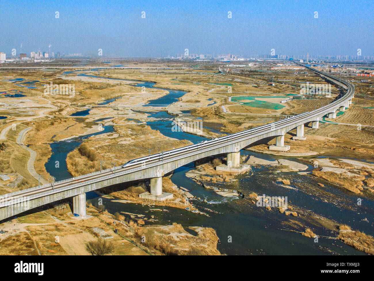 Four Seasons of Xibao Passenger College Xianyang Weihe Railway Bridge ...