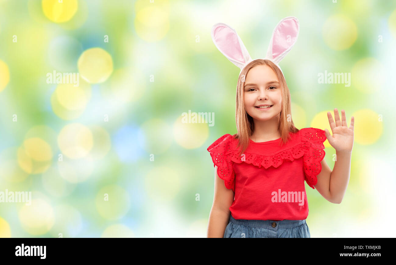 Rabbit waving hi-res stock photography and images - Alamy
