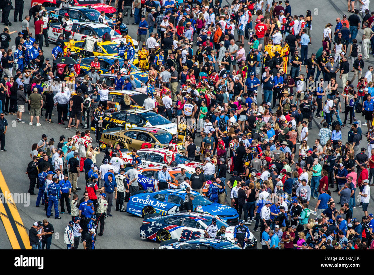 Fans crowd Pit Row during pre race ceremonies for the 2019 Daytona 500 ...
