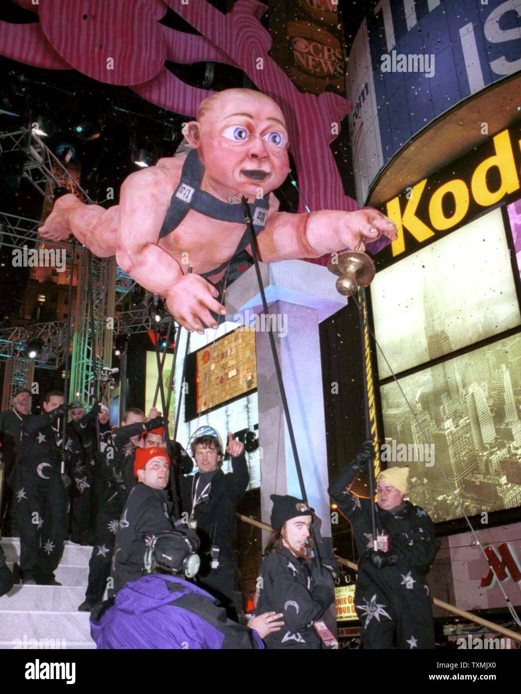 Times square new year 2000 hi-res stock photography and images - Alamy