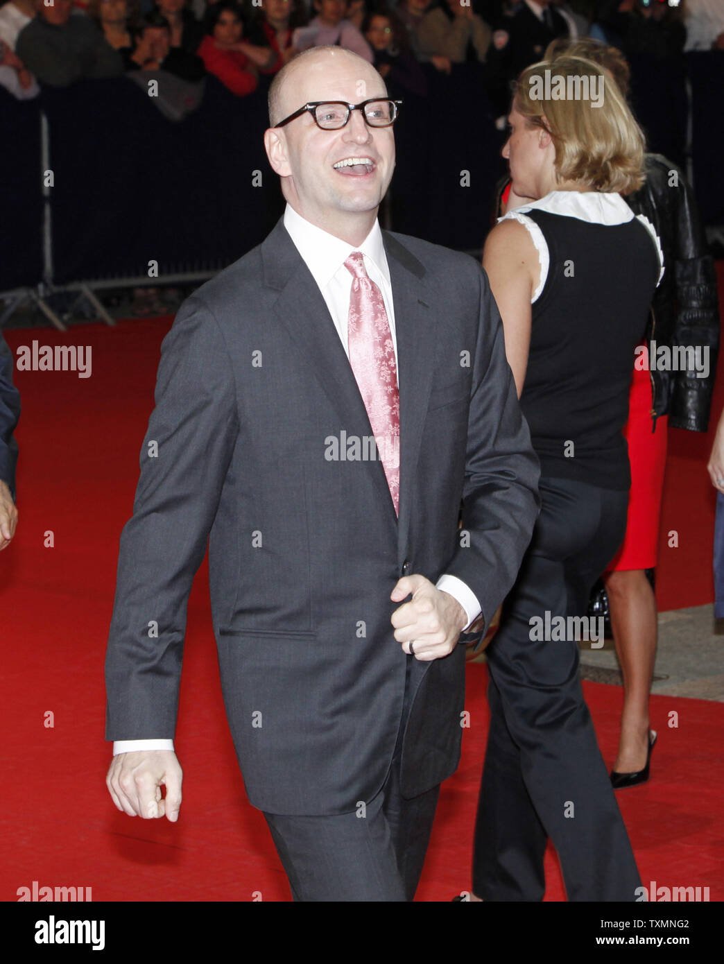 Director Steven Soderbergh arrives on the red carpet before a screening ...