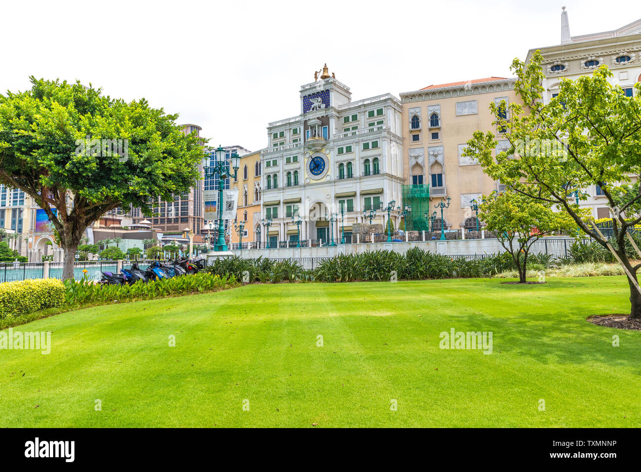 Urban vision hi-res stock photography and images - Alamy