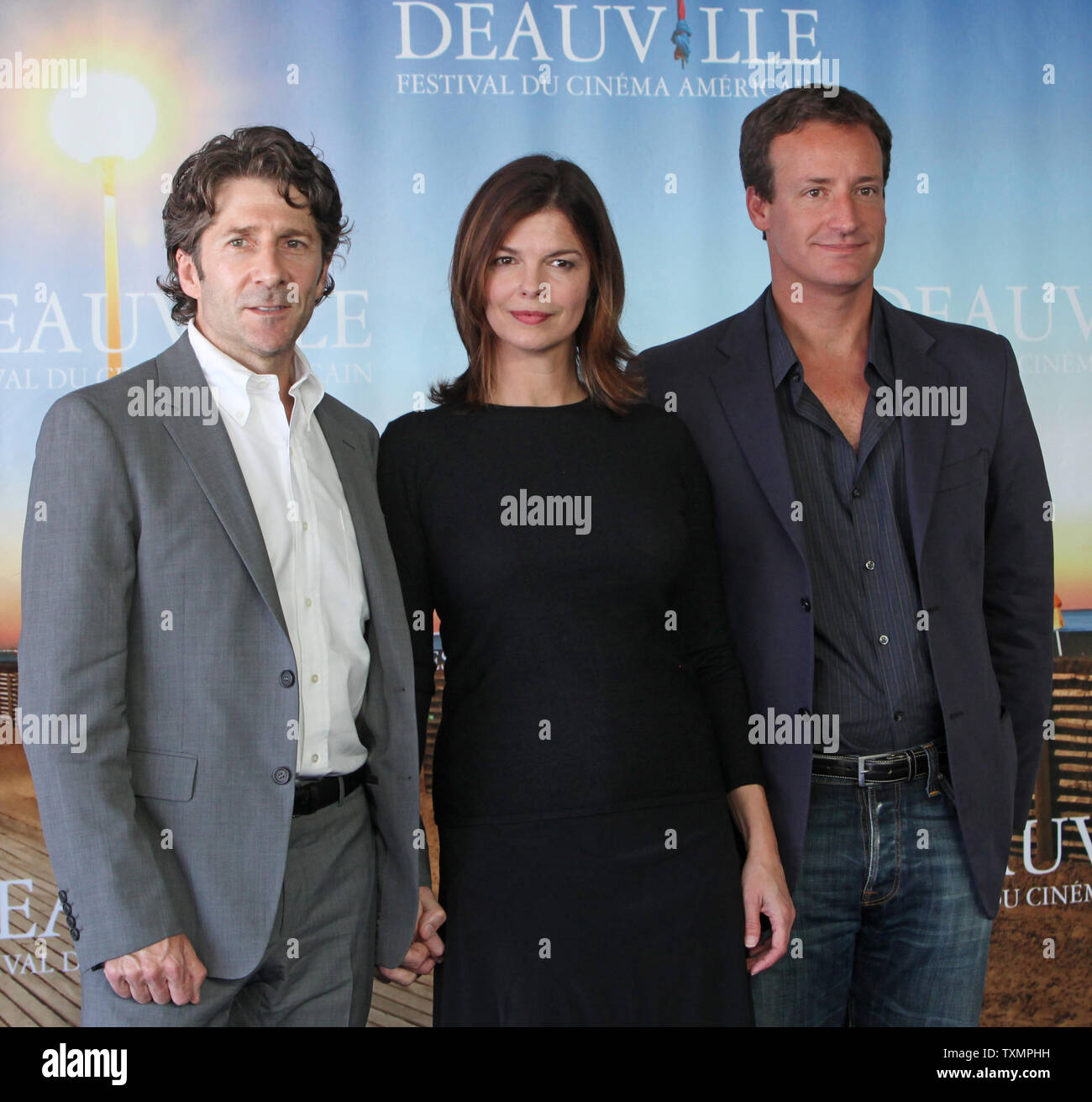 Jeanne tripplehorn and todd traina hi-res stock photography and images ...