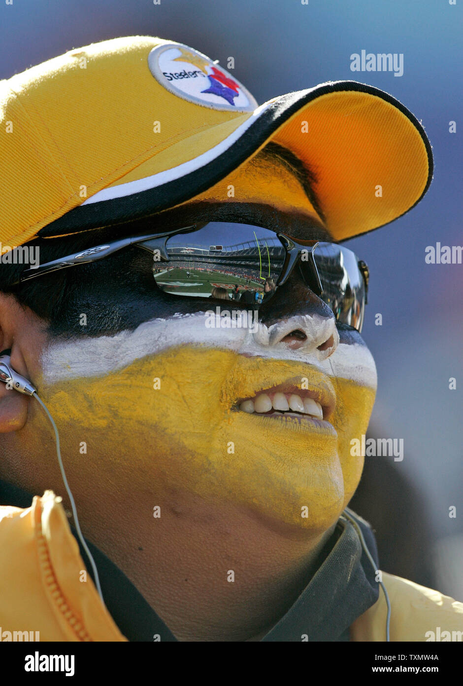 Pittsburgh Steelers fan Ken Lucero watches the warm-ups before the AFC ...
