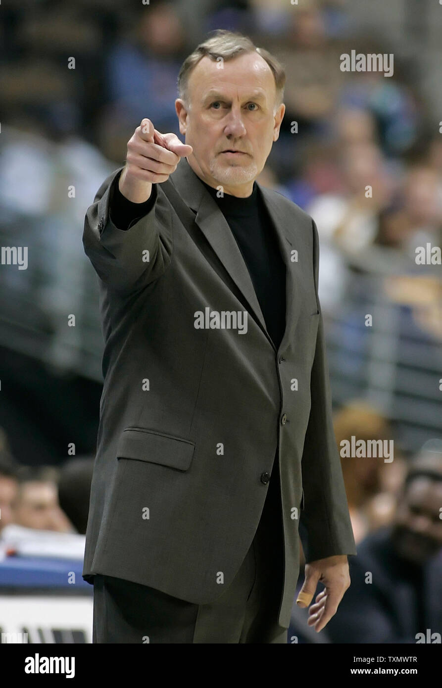 Rick adelman head coach sacramento hi-res stock photography and images ...