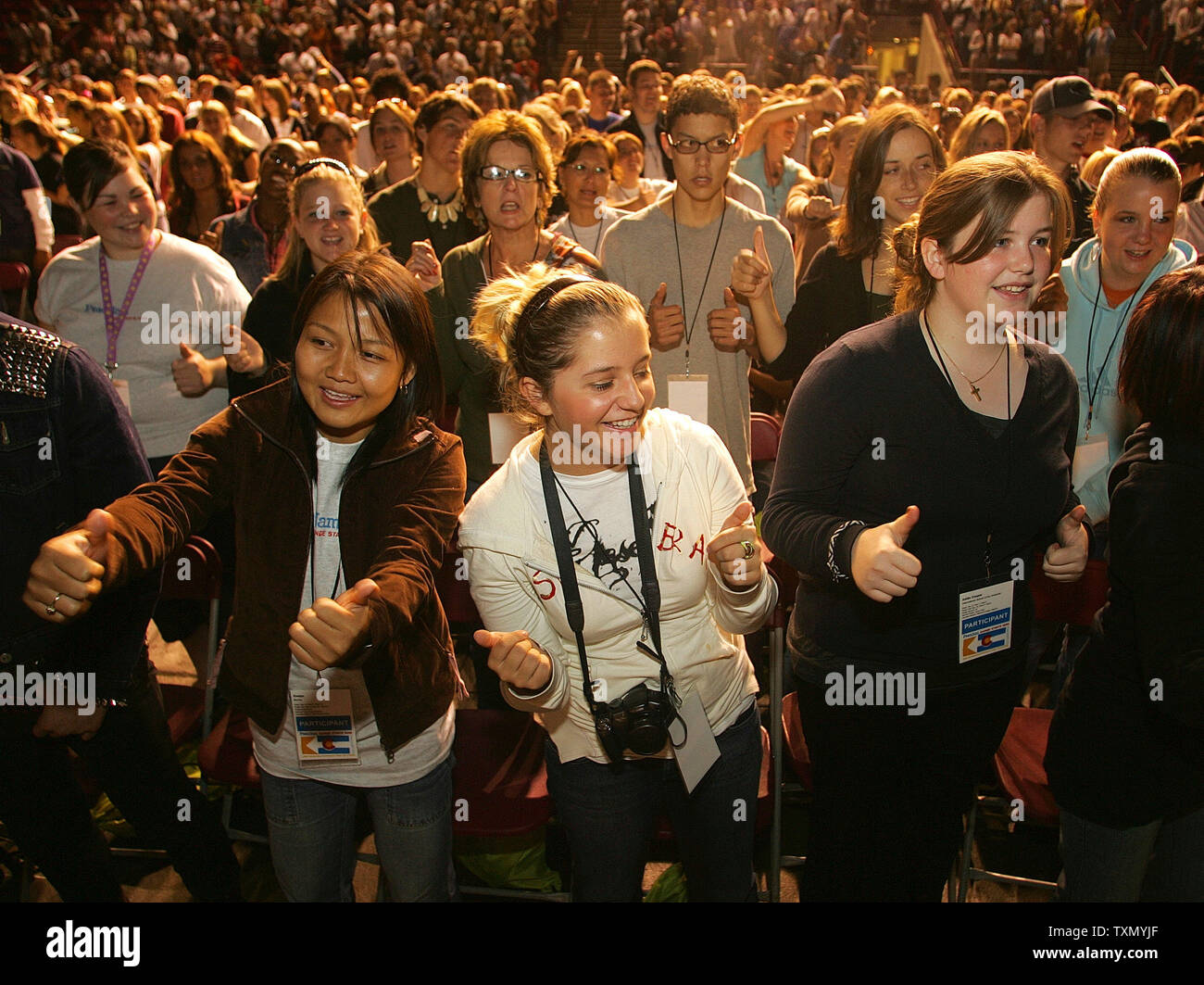 Singing prize hi-res stock photography and images - Alamy