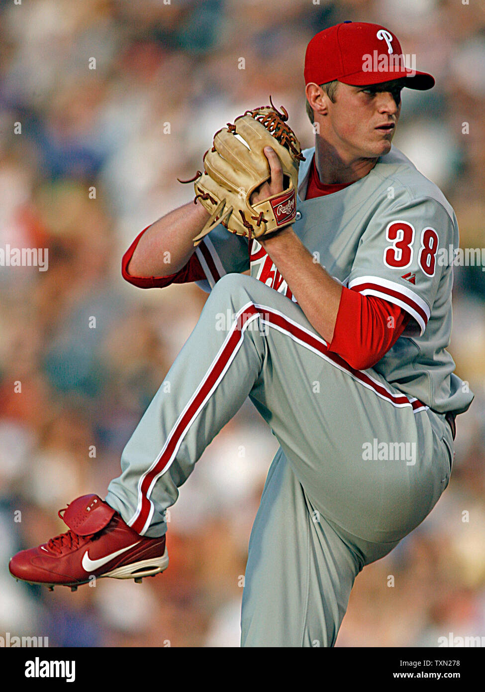 Philadelphia Phillies starting pitcher Kyle Kendrick (3-0) throws ...