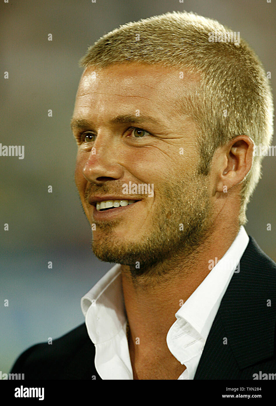 David beckham galaxy trophy hi-res stock photography and images - Alamy
