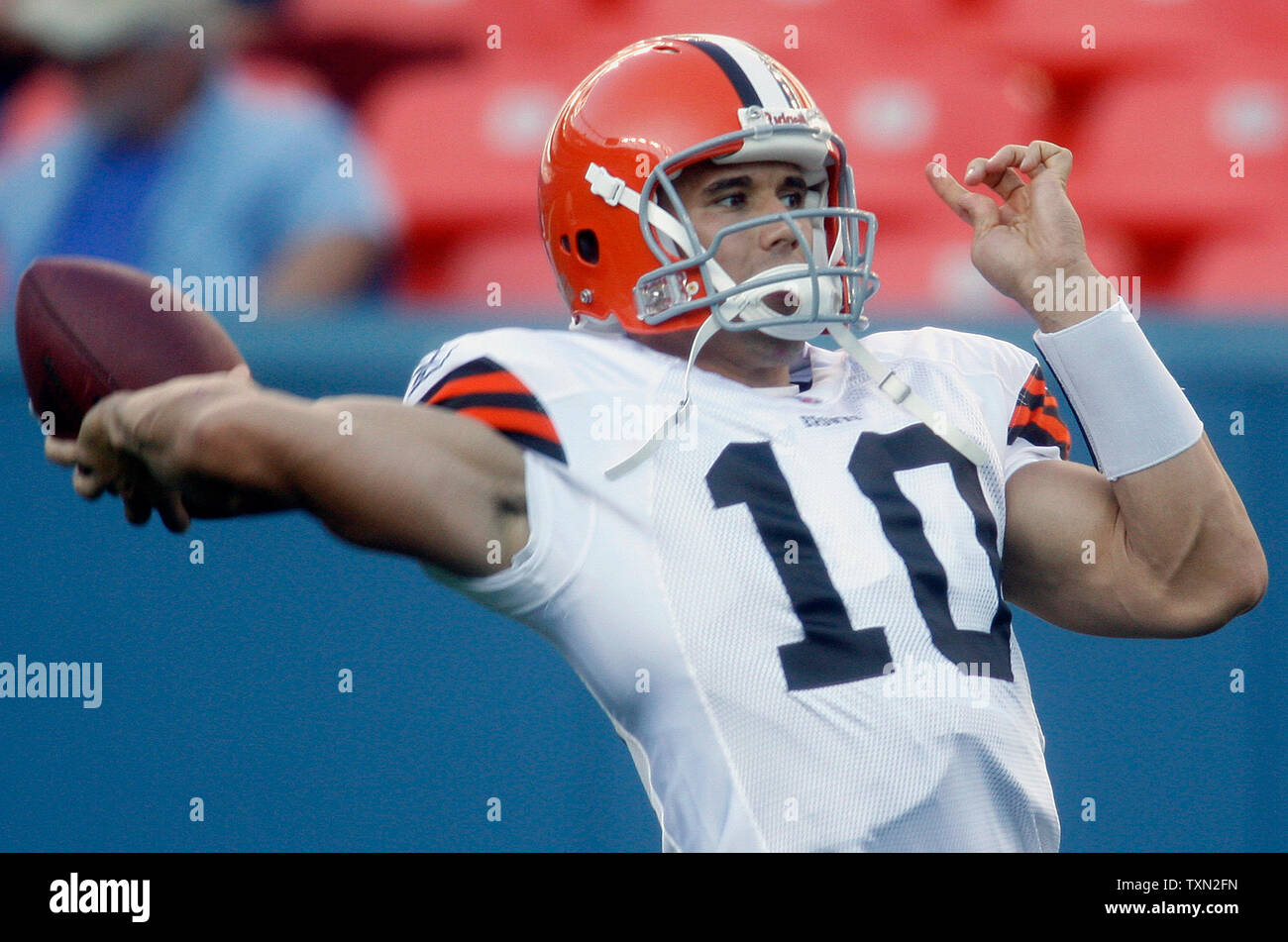 Cleveland Browns fourth string quarterback Brady Quinn warmups prior to ...