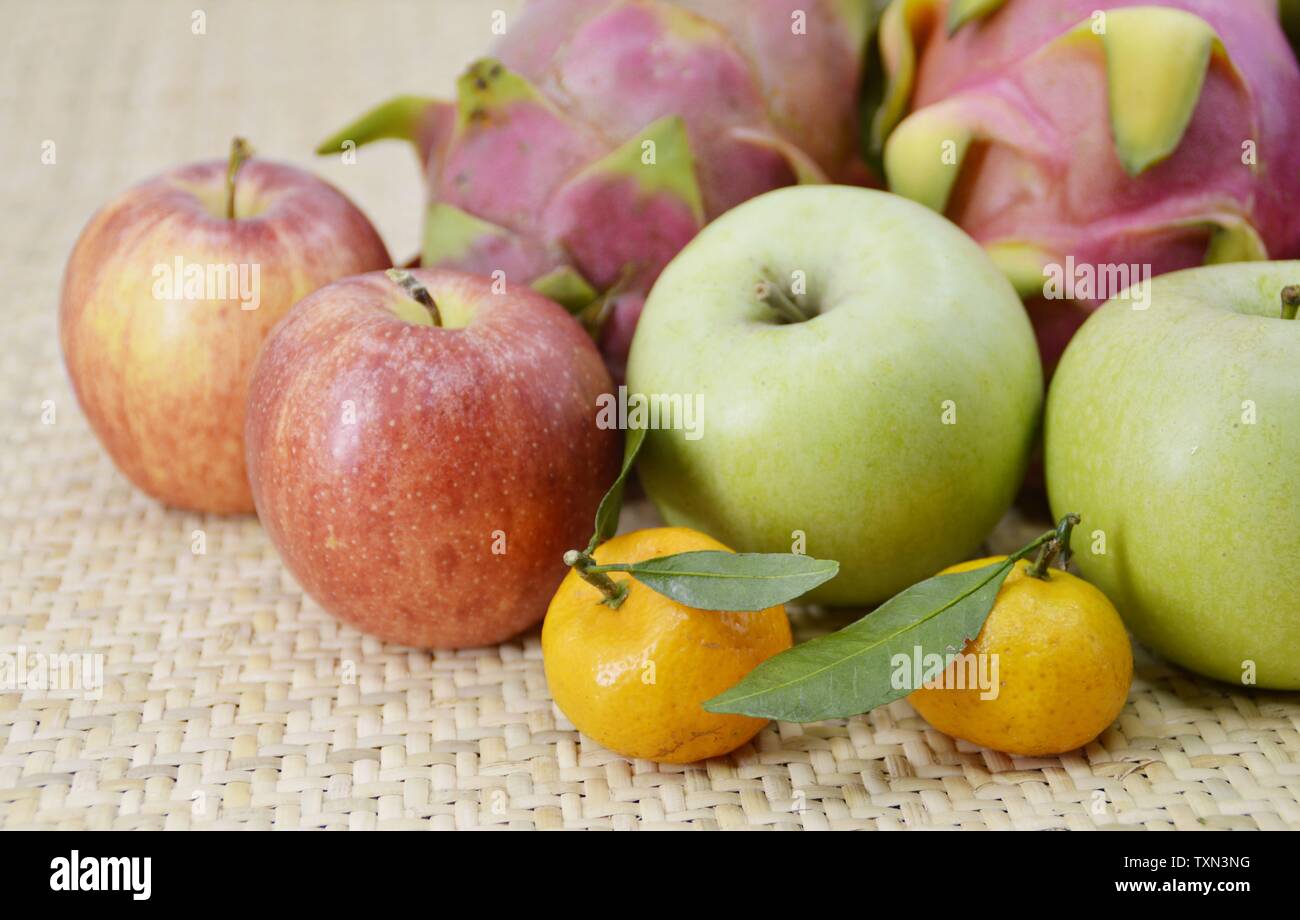 Fall platter hi-res stock photography and images - Alamy