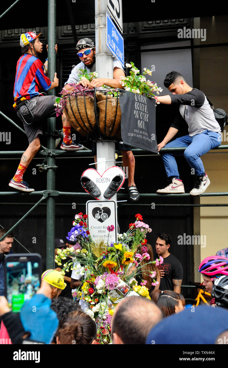 Mourning banner hi-res stock photography and images - Alamy