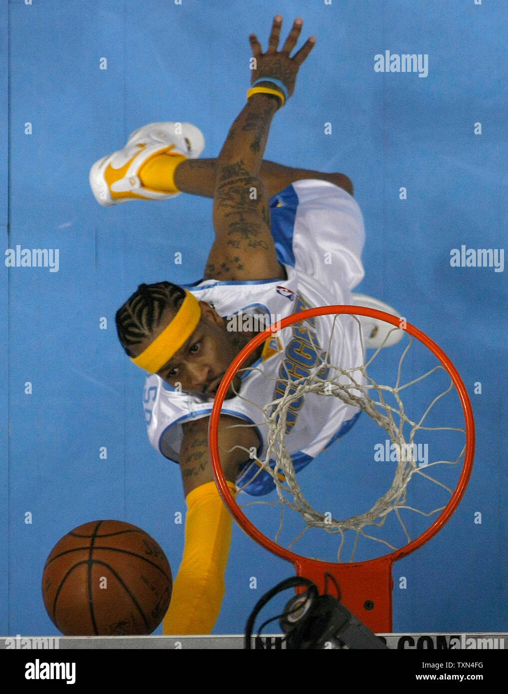 Allen iverson nuggets hi-res stock photography and images - Alamy