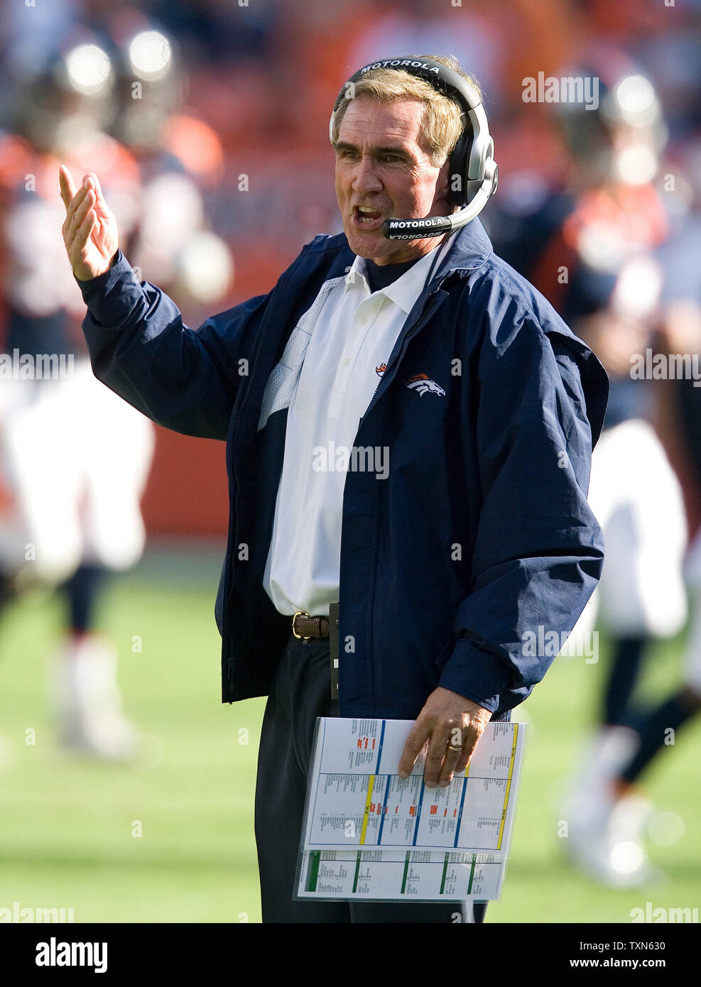 Mike shanahan coach denver broncos hi-res stock photography and images ...