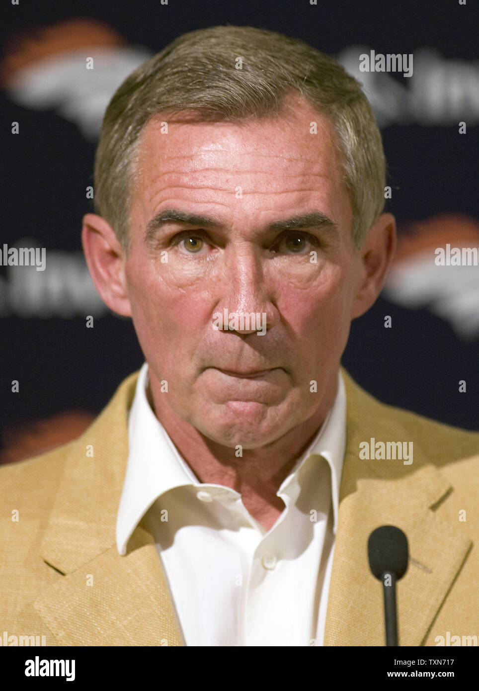 Mike shanahan coach denver broncos hi-res stock photography and images ...