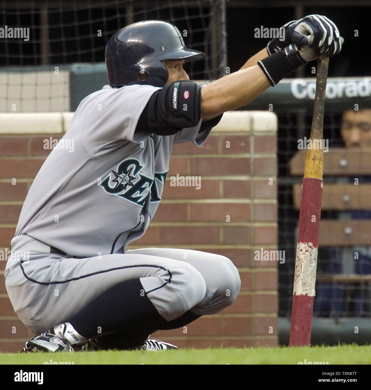 Ichiro suzuki stretch hi-res stock photography and images - Alamy