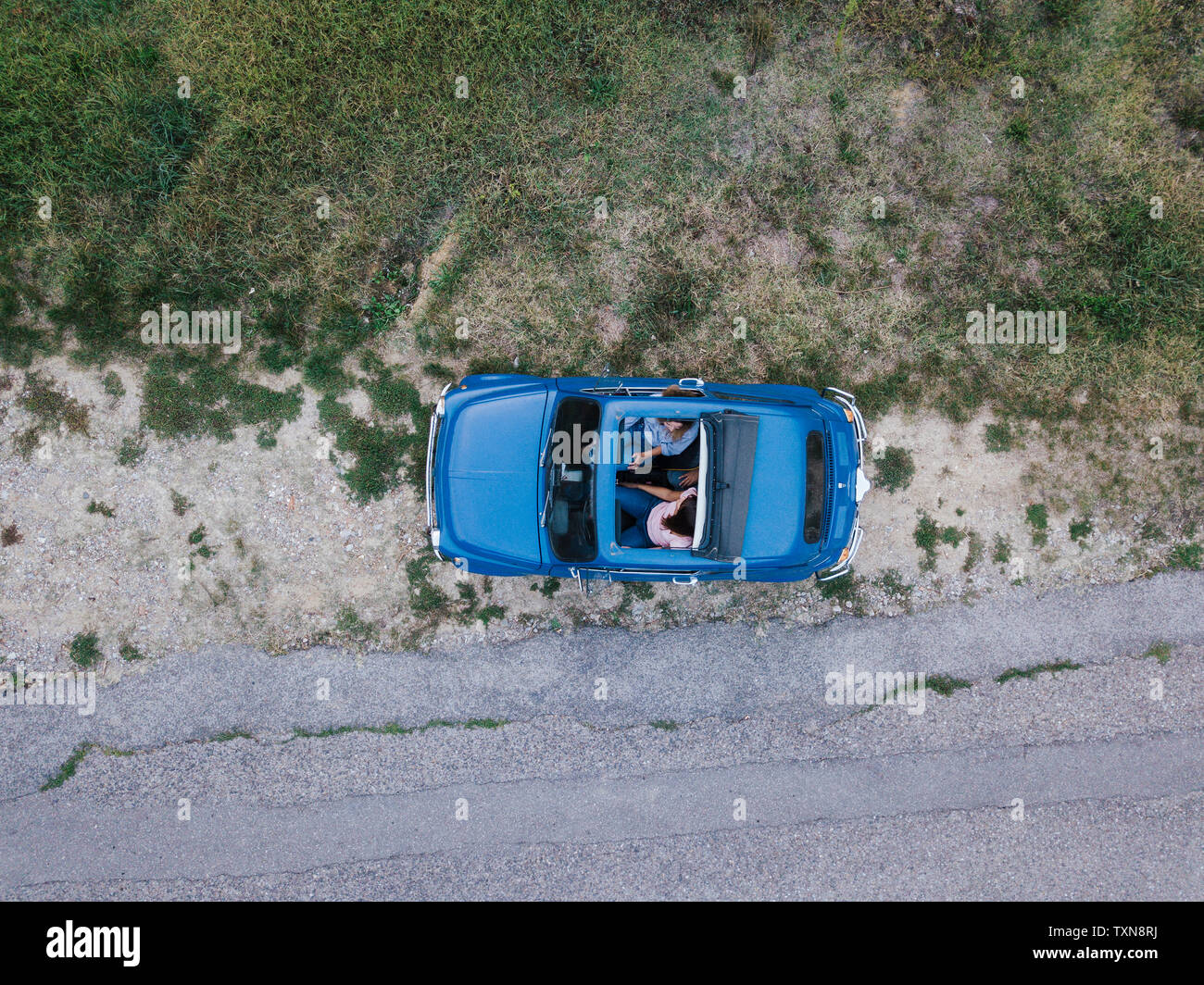 Overhead car hi-res stock photography and images - Alamy