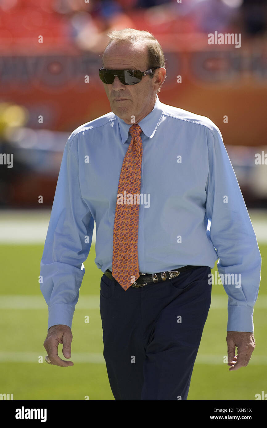 Pat bowlen hi-res stock photography and images - Alamy