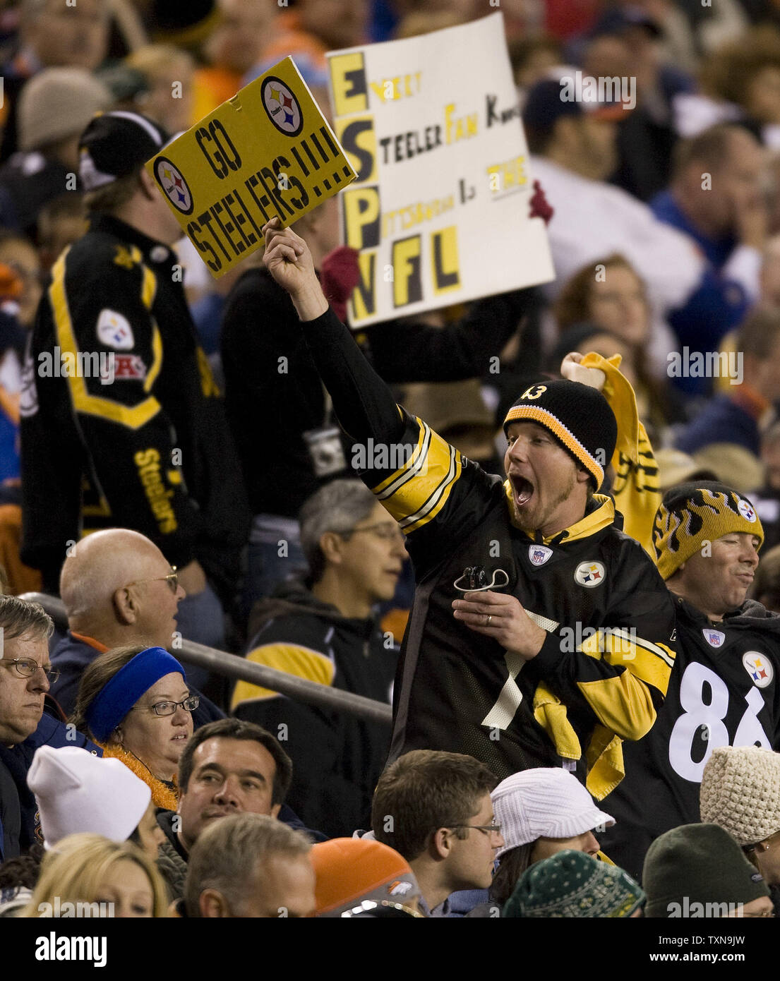 Pittsburgh steelers fans cheer during hi-res stock photography and ...