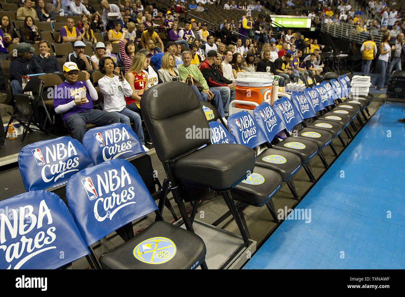 An elevated chair awaits Los Angeles Lakers head coach Phil Jackson in ...