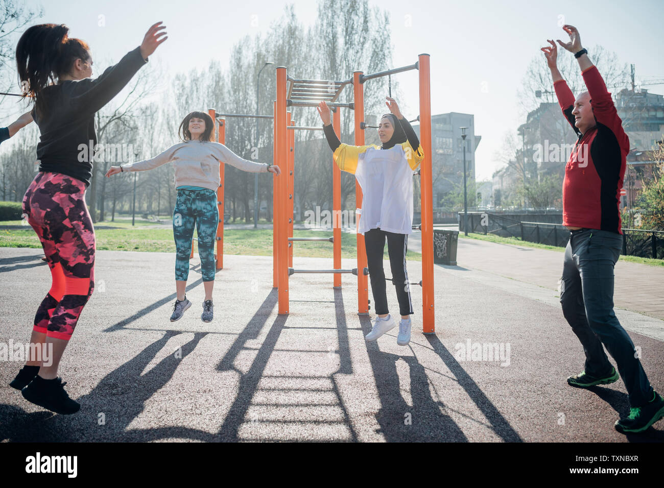 Women calisthenics hi-res stock photography and images - Alamy