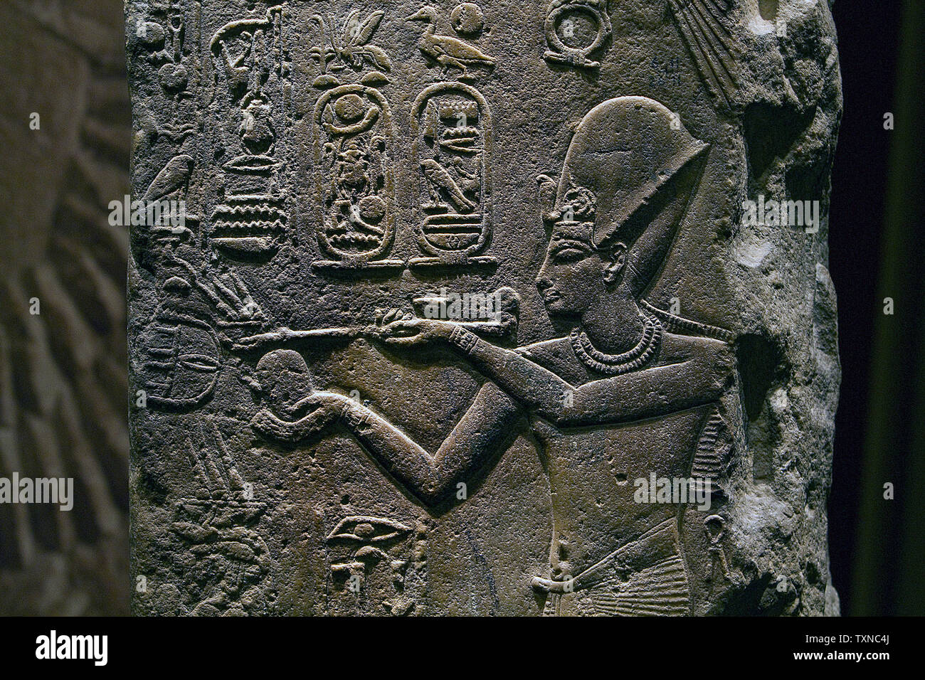 King horemheb hi-res stock photography and images - Alamy