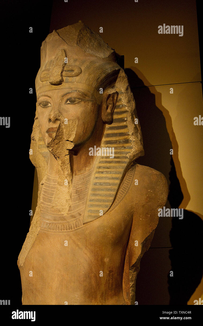 Statue Of Tutankhamun High Resolution Stock Photography and Images - Alamy