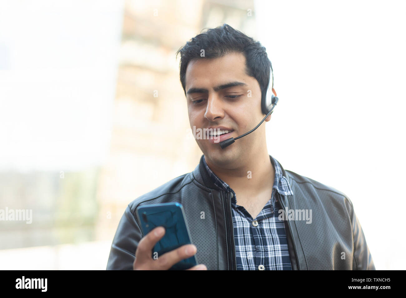 Bluetooth one hi-res stock photography and images - Alamy