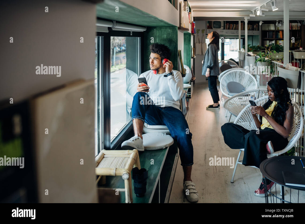 Cafe window seat hi-res stock photography and images - Alamy