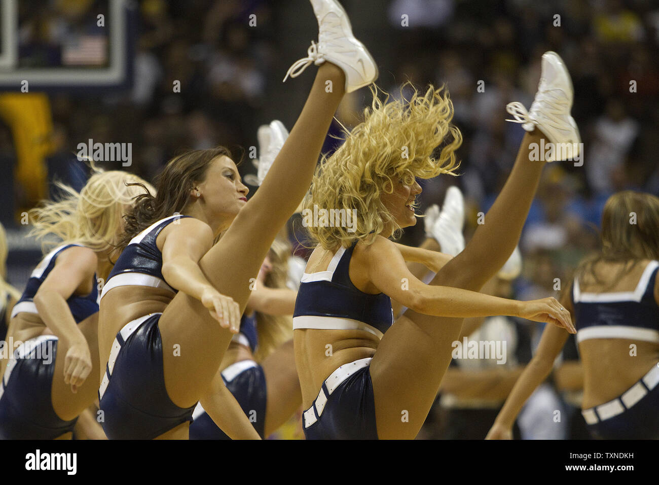 Los angeles lakers cheerleaders hi-res stock photography and images - Alamy