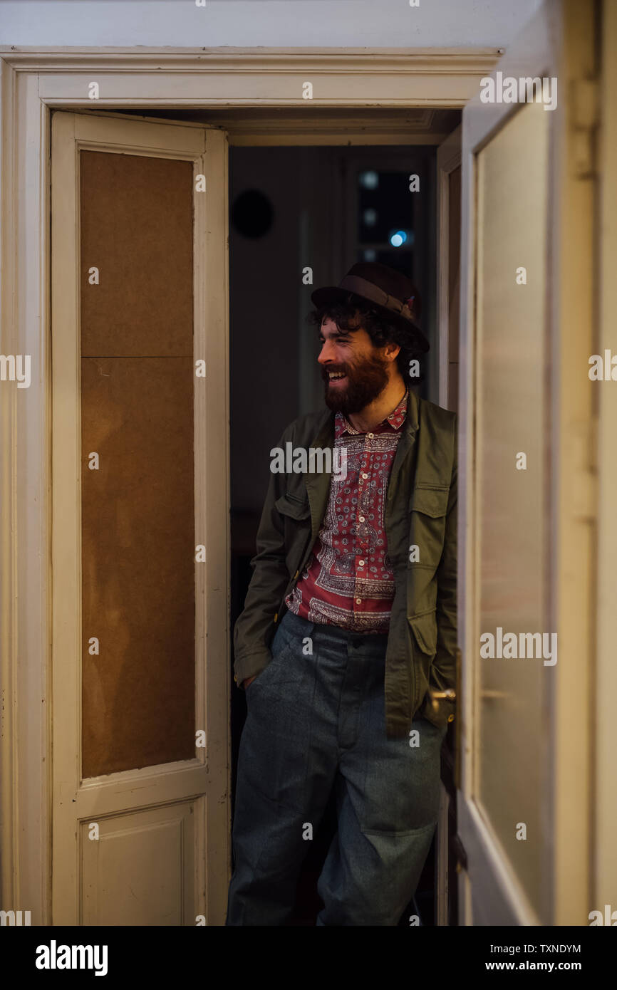 Leaning at door hi-res stock photography and images - Alamy