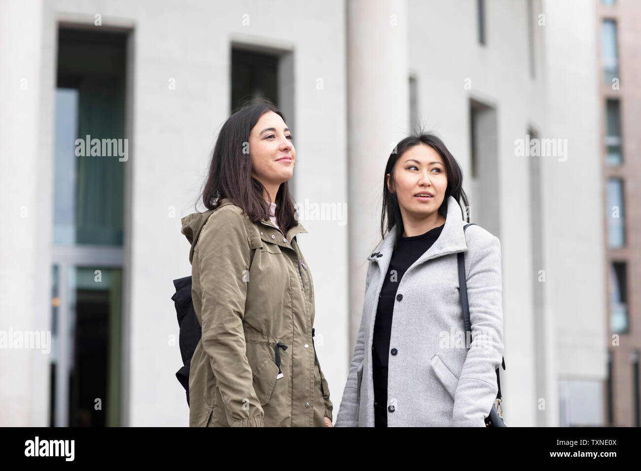 Waiting building hi-res stock photography and images - Alamy