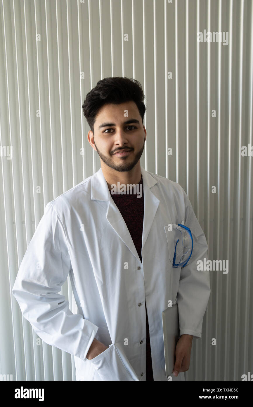 Male scientist portrait hi-res stock photography and images - Alamy