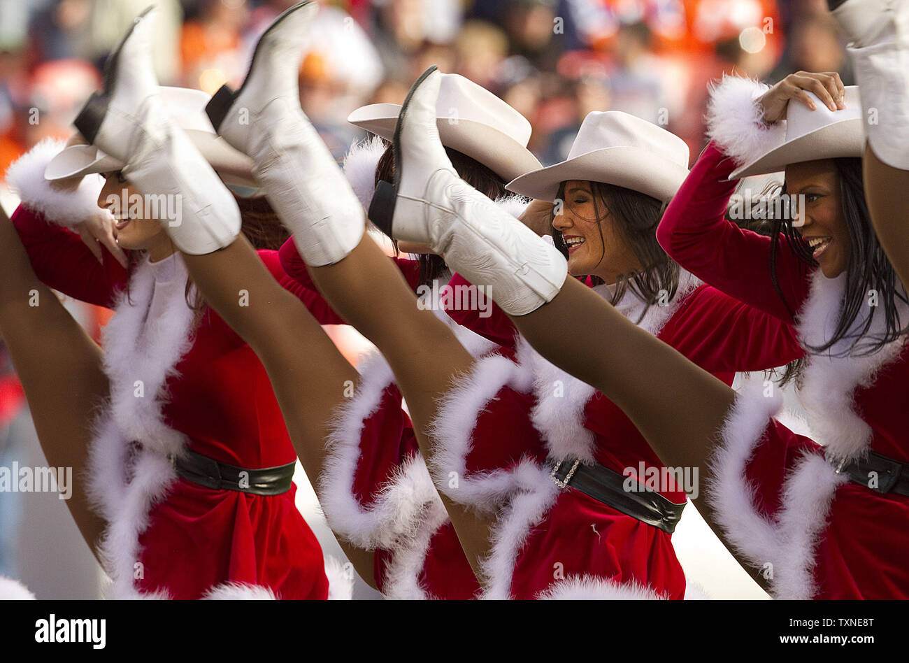 Denver broncos cheerleaders hi-res stock photography and images - Alamy