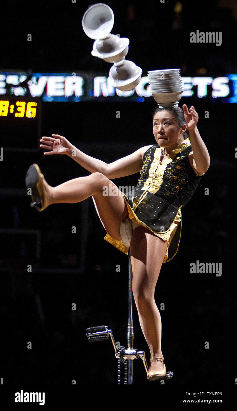 Red panda acrobat hi-res stock photography and images - Alamy