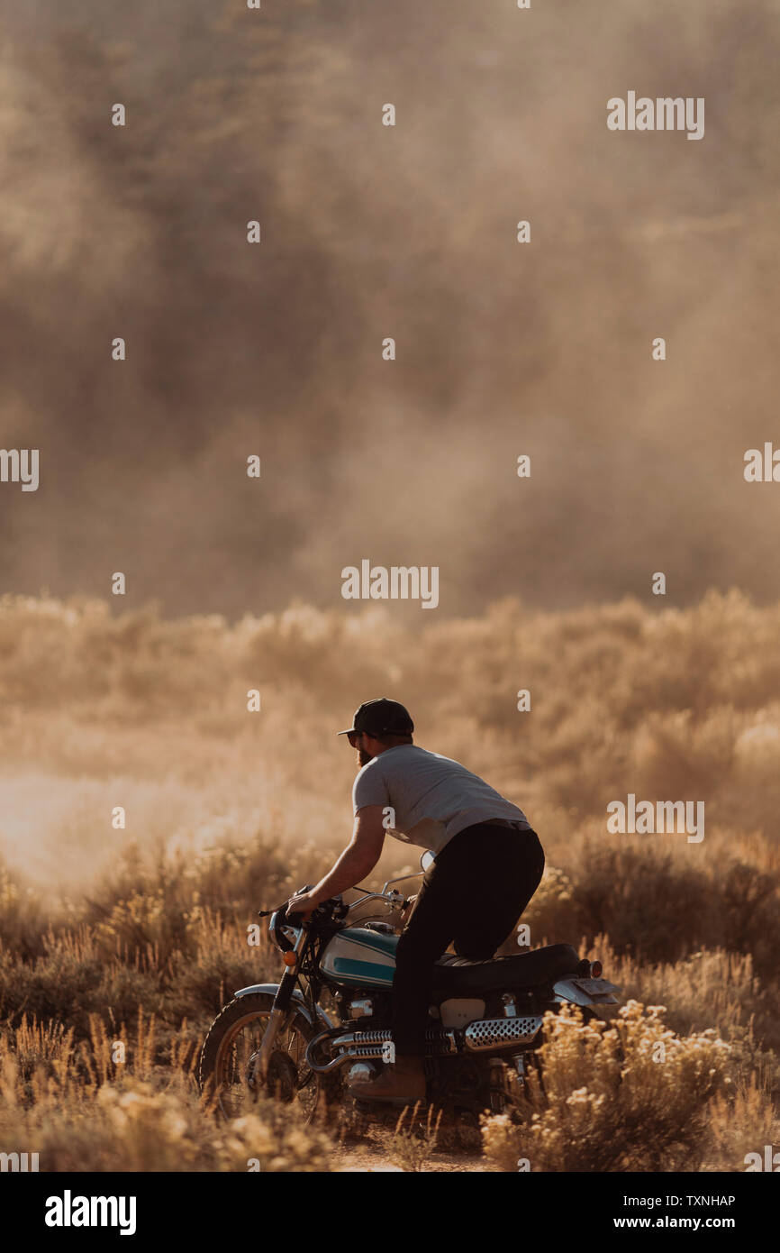 Dust motorbike hi-res stock photography and images - Alamy