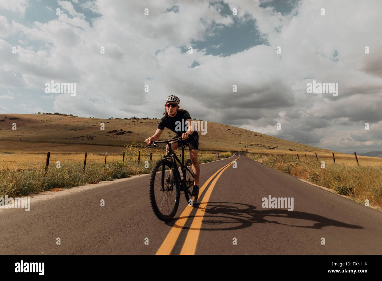 Male road cyclist hi-res stock photography and images - Alamy