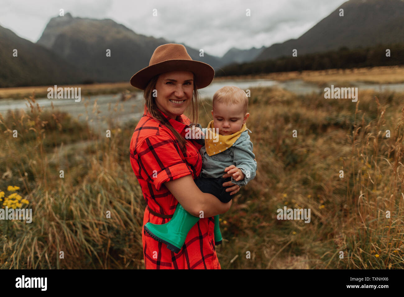 Child in the wilderness hi-res stock photography and images - Alamy