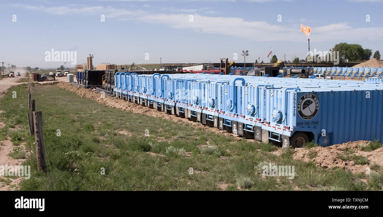 Tanks in formation hi-res stock photography and images - Alamy