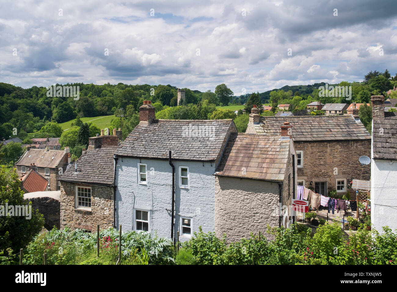 Old terraced houses hi-res stock photography and images - Alamy