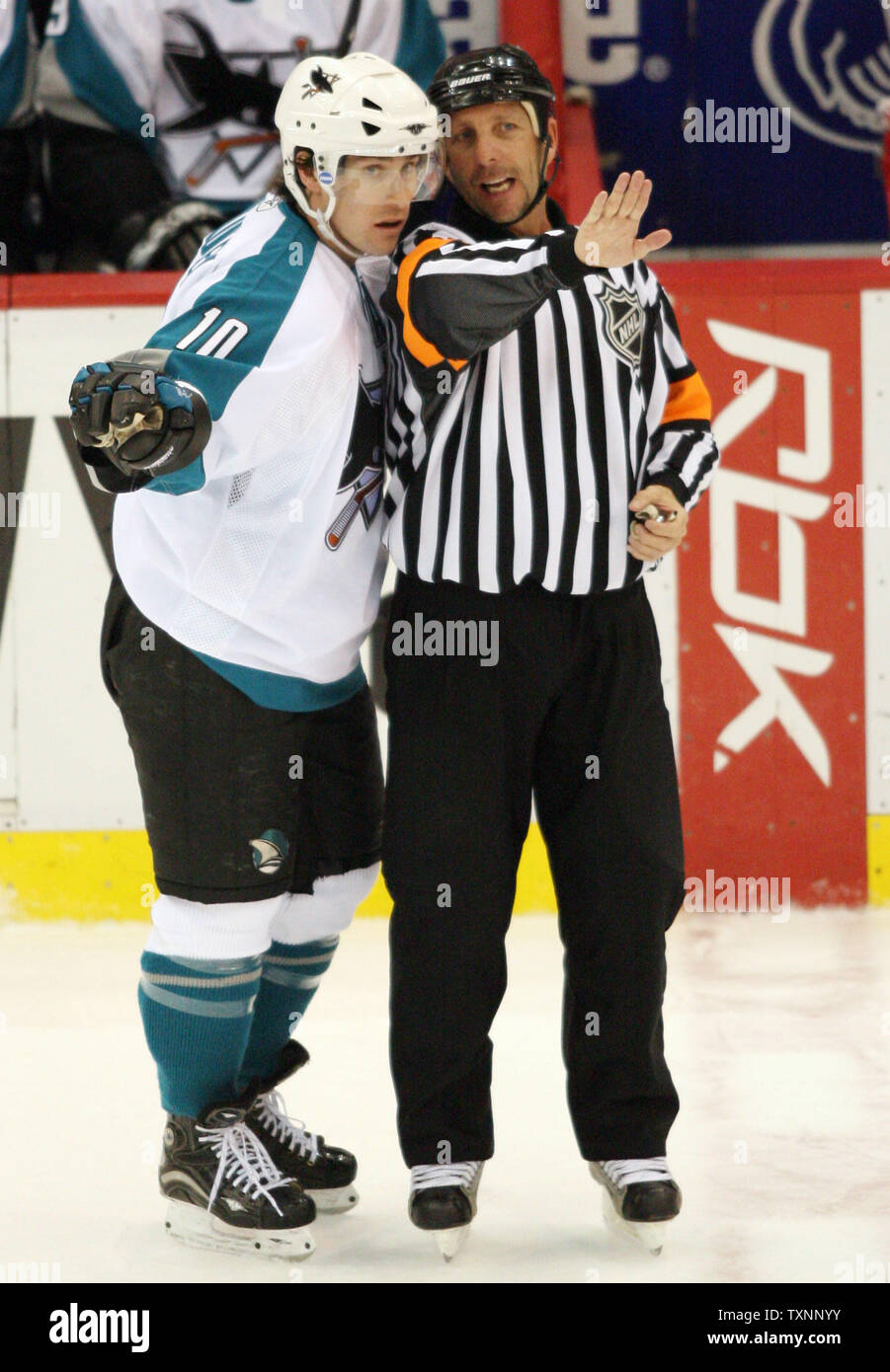 Talks with referee hi-res stock photography and images - Alamy