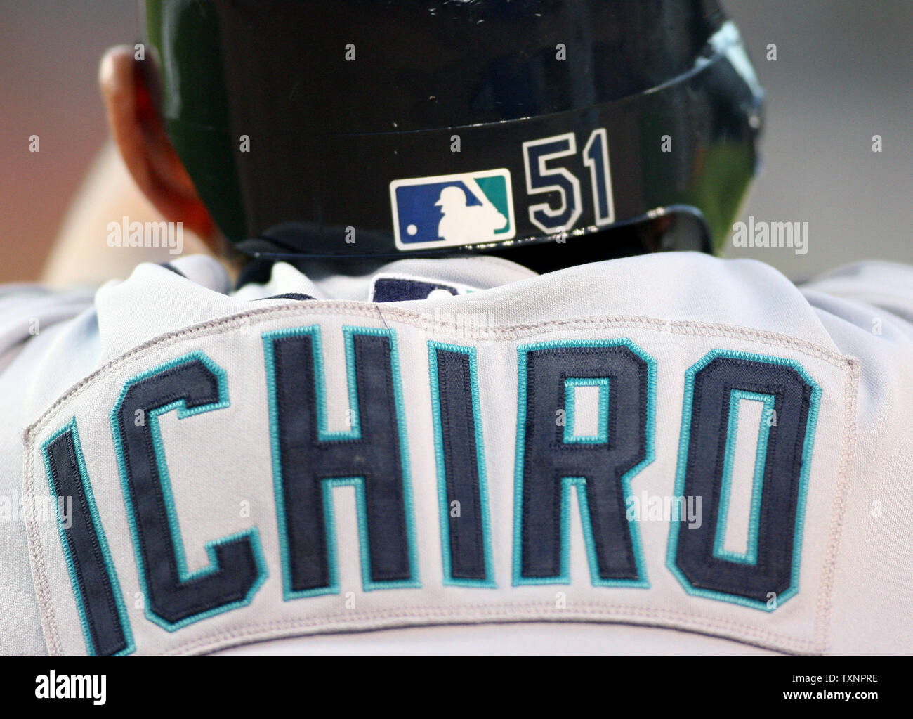 Ichiro suzuki seattle mariners stretches hi-res stock photography and ...