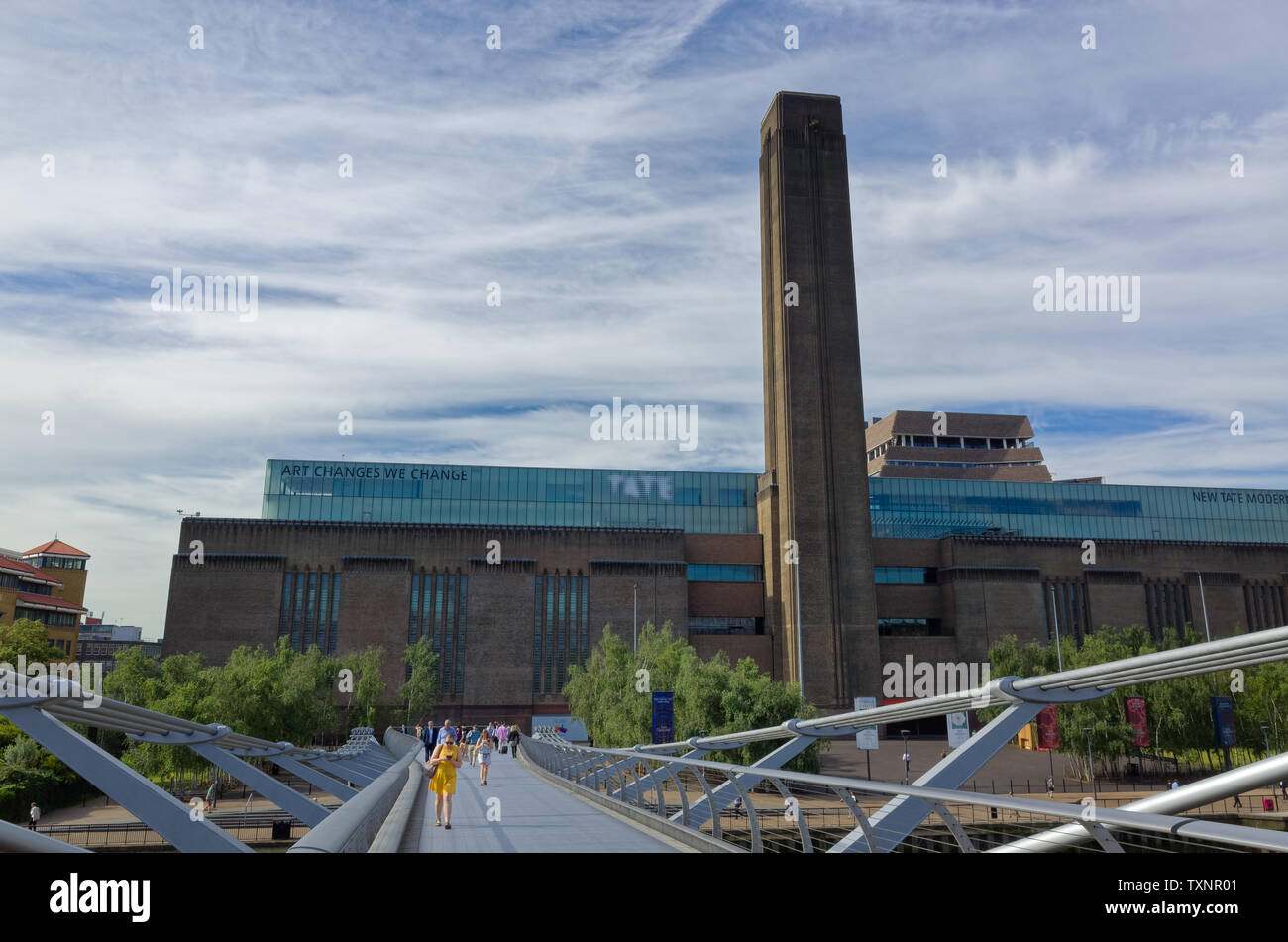 Tate Modern Bridge High Resolution Stock Photography and Images - Alamy